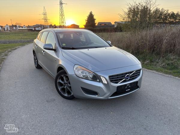 Volvo V60 2012 Kauņa, ar dzinēja tilpumu 1.60 L un nobraukumu 289 tūkst. km par 5250 €, foto 4 vietnē AUTOMOTO.COM.LV