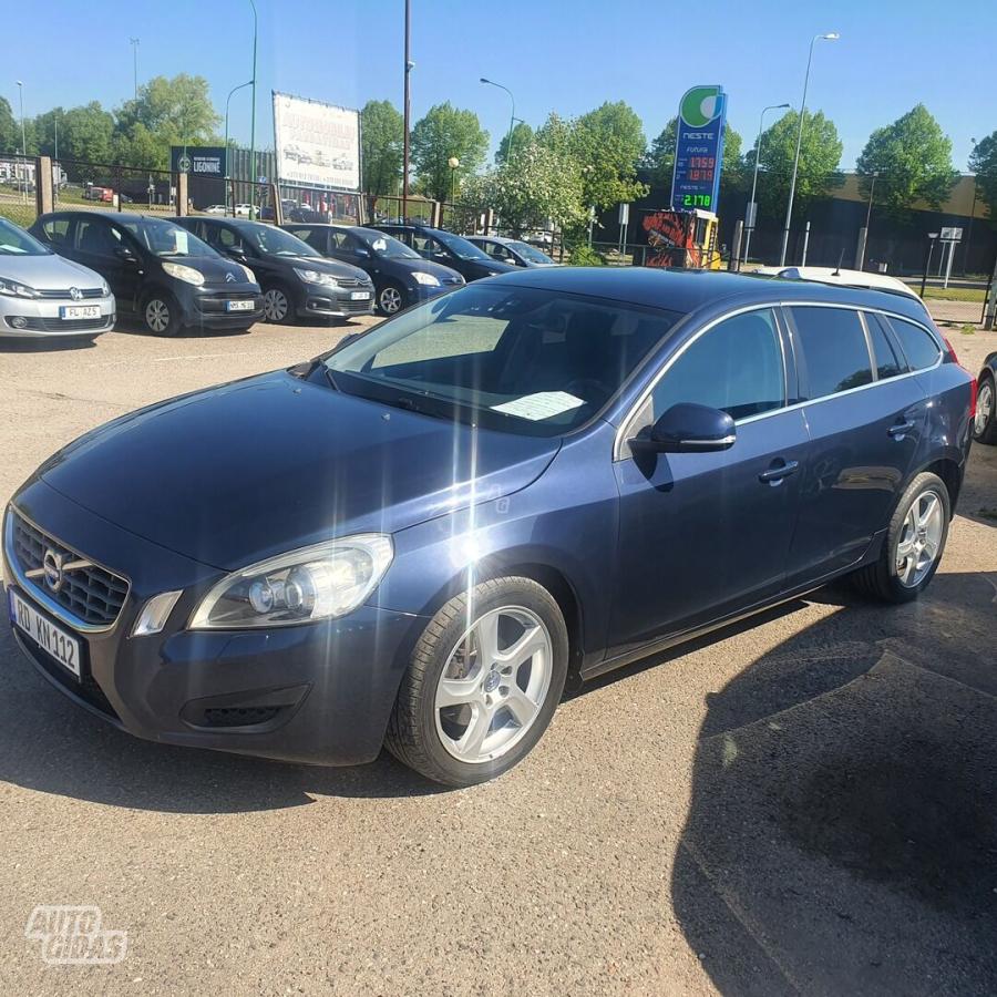 Volvo V60 2012 in Klaipeda, with an engine capacity of 1.60 L and mileage of 211 thousand km for 5350 €, photo 1 on AUTOMOTO.COM.LV