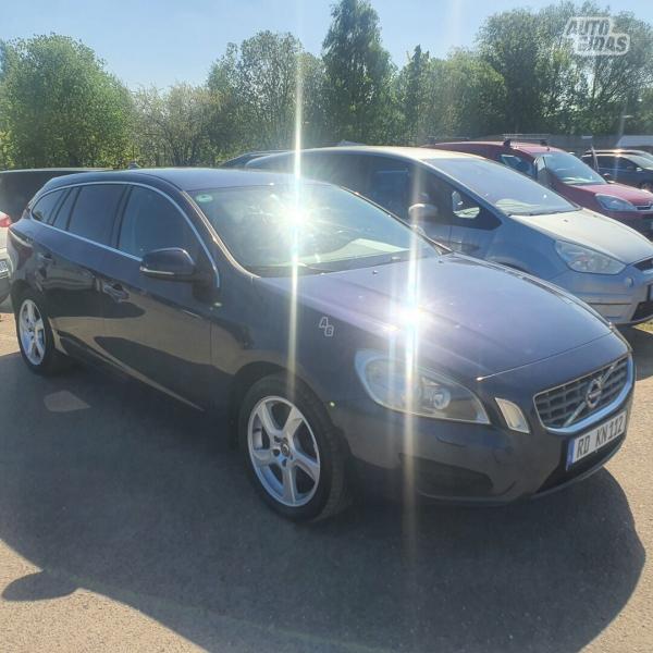 Volvo V60 2012 in Klaipeda, with an engine capacity of 1.60 L and mileage of 211 thousand km for 5350 €, photo 3 on AUTOMOTO.COM.LV