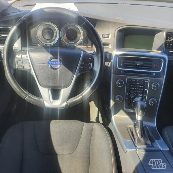 Volvo V60 2012 in Klaipeda, with an engine capacity of 1.60 L and mileage of 211 thousand km for 5350 €, photo 7 on AUTOMOTO.COM.LV