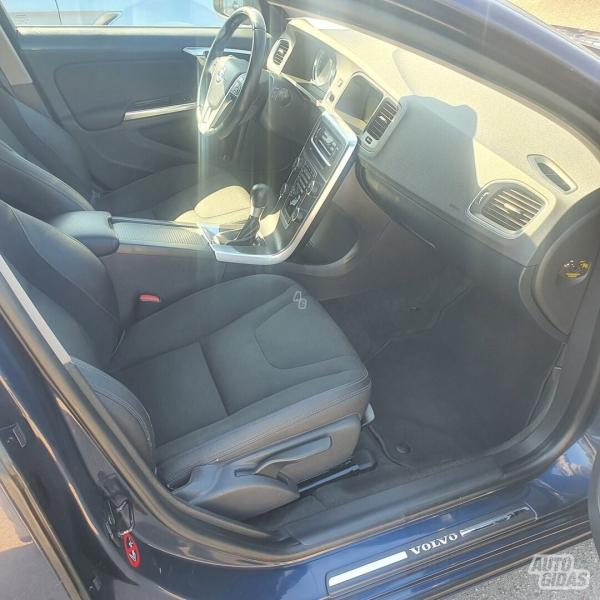 Volvo V60 2012 in Klaipeda, with an engine capacity of 1.60 L and mileage of 211 thousand km for 5350 €, photo 9 on AUTOMOTO.COM.LV