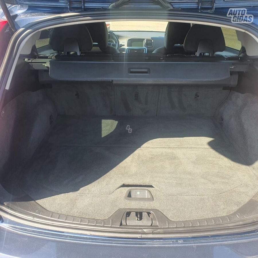 Volvo V60 2012 in Klaipeda, with an engine capacity of 1.60 L and mileage of 211 thousand km for 5350 €, photo 13 on AUTOMOTO.COM.LV