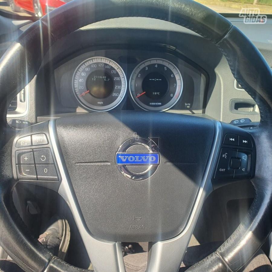 Volvo V60 2012 in Klaipeda, with an engine capacity of 1.60 L and mileage of 211 thousand km for 5350 €, photo 15 on AUTOMOTO.COM.LV