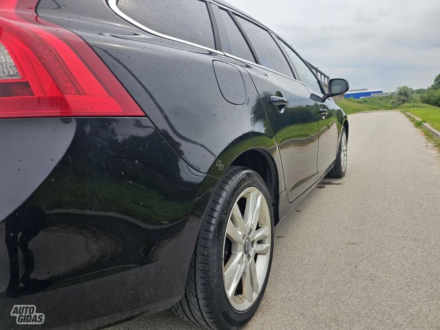 Volvo V60 2012 Kauņa, ar dzinēja tilpumu 2.40 L un nobraukumu 376 tūkst. km par 4300 €, foto 6 vietnē AUTOMOTO.COM.LV