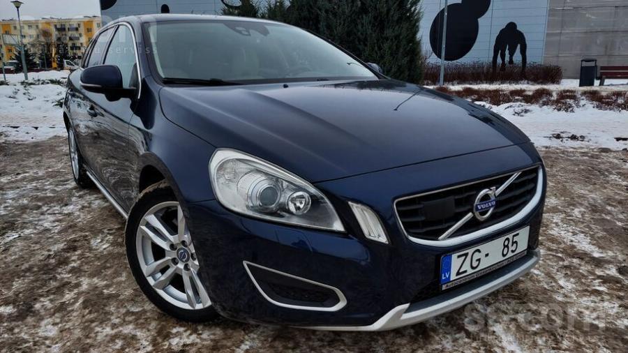 Volvo V60 2012 Rīga, ar dzinēja tilpumu 2.40 L un nobraukumu 240 tūkst. km par 7950 €, foto 1 vietnē AUTOMOTO.COM.LV