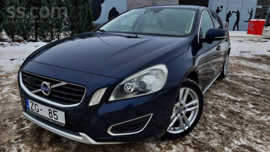 Volvo V60 2012 Rīga, ar dzinēja tilpumu 2.40 L un nobraukumu 240 tūkst. km par 7950 €, foto 3 vietnē AUTOMOTO.COM.LV