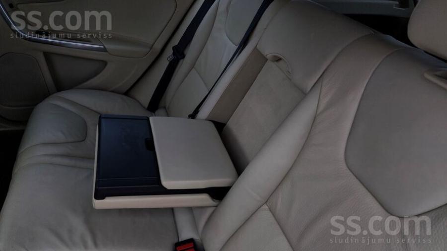 Volvo V60 2012 Rīga, ar dzinēja tilpumu 2.40 L un nobraukumu 240 tūkst. km par 7950 €, foto 8 vietnē AUTOMOTO.COM.LV