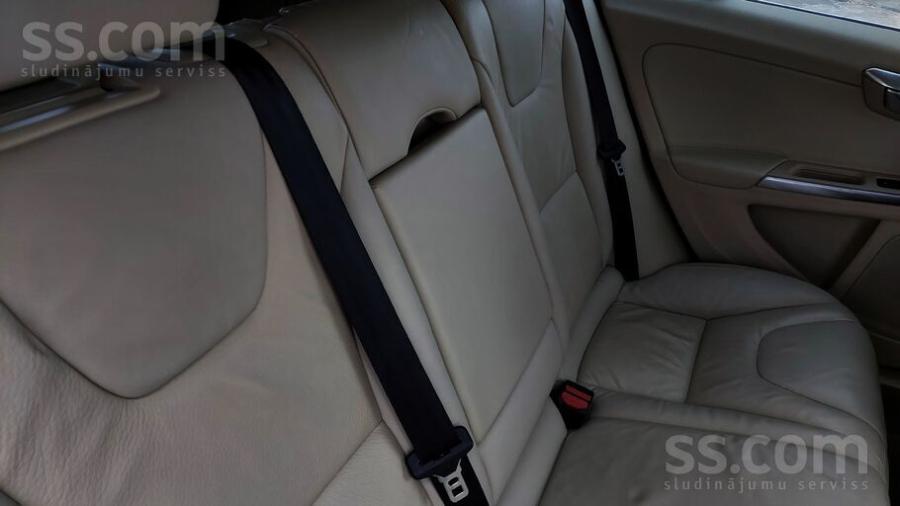 Volvo V60 2012 Rīga, ar dzinēja tilpumu 2.40 L un nobraukumu 240 tūkst. km par 7950 €, foto 9 vietnē AUTOMOTO.COM.LV