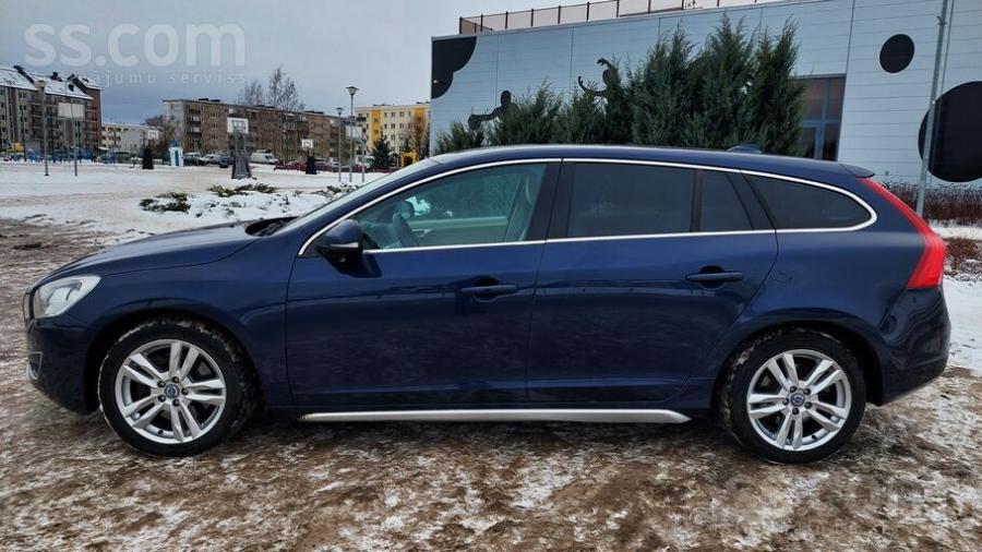 Volvo V60 2012 Rīga, ar dzinēja tilpumu 2.40 L un nobraukumu 240 tūkst. km par 7950 €, foto 11 vietnē AUTOMOTO.COM.LV