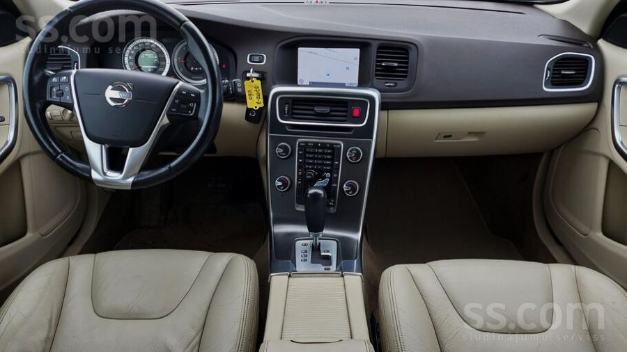 Volvo V60 2012 Rīga, ar dzinēja tilpumu 2.40 L un nobraukumu 240 tūkst. km par 7950 €, foto 16 vietnē AUTOMOTO.COM.LV