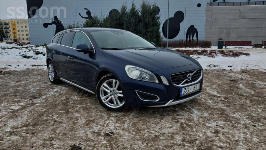 Volvo V60 2012 Rīga, ar dzinēja tilpumu 2.40 L un nobraukumu 240 tūkst. km par 7950 €, foto 18 vietnē AUTOMOTO.COM.LV