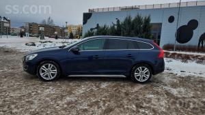 Volvo V60 2012 Rīga, ar dzinēja tilpumu 2.40 L un nobraukumu 240 tūkst. km par 7950 €, foto 27 vietnē AUTOMOTO.COM.LV