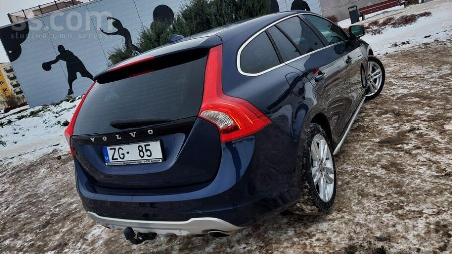 Volvo V60 2012 Rīga, ar dzinēja tilpumu 2.40 L un nobraukumu 240 tūkst. km par 7950 €, foto 31 vietnē AUTOMOTO.COM.LV