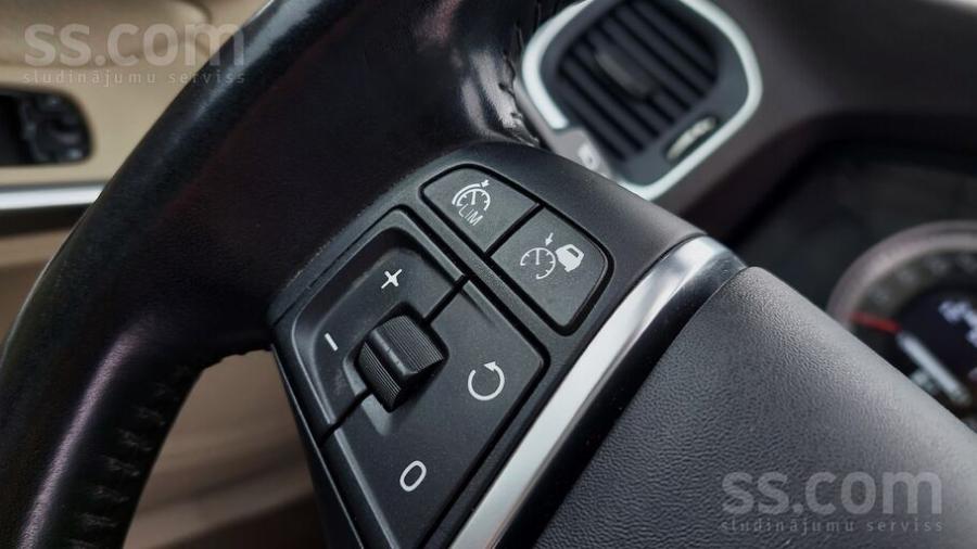 Volvo V60 2012 Rīga, ar dzinēja tilpumu 2.40 L un nobraukumu 240 tūkst. km par 7950 €, foto 32 vietnē AUTOMOTO.COM.LV