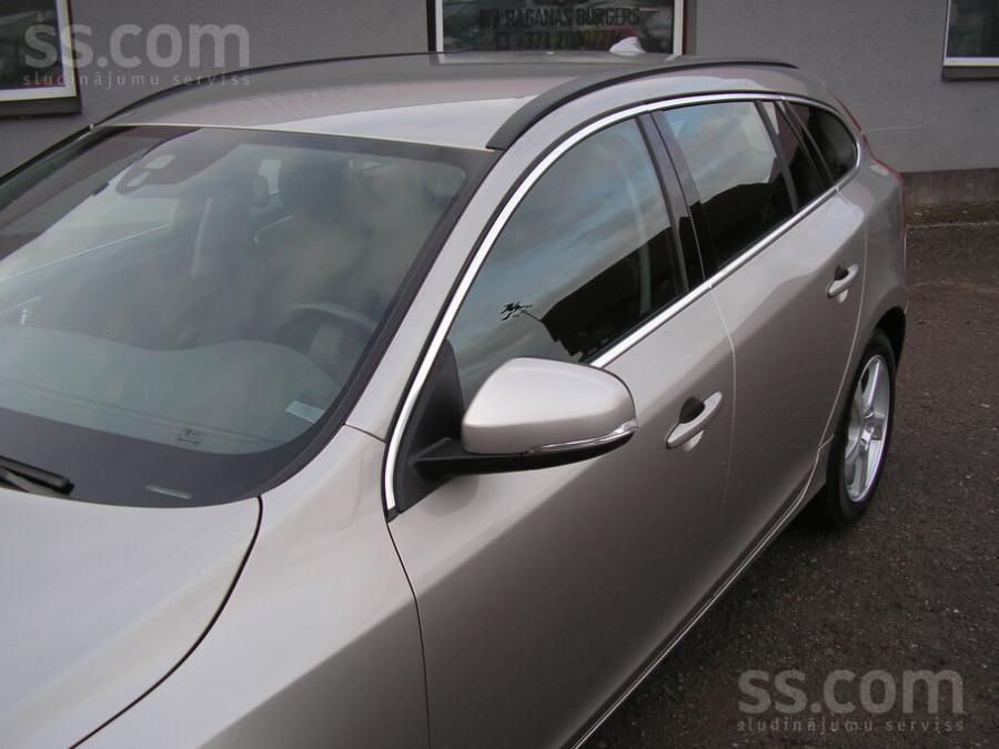 Volvo V60 2012 in Riga, with an engine capacity of 2.00 L and mileage of 0 thousand km for 6750 €, photo 14 on AUTOMOTO.COM.LV