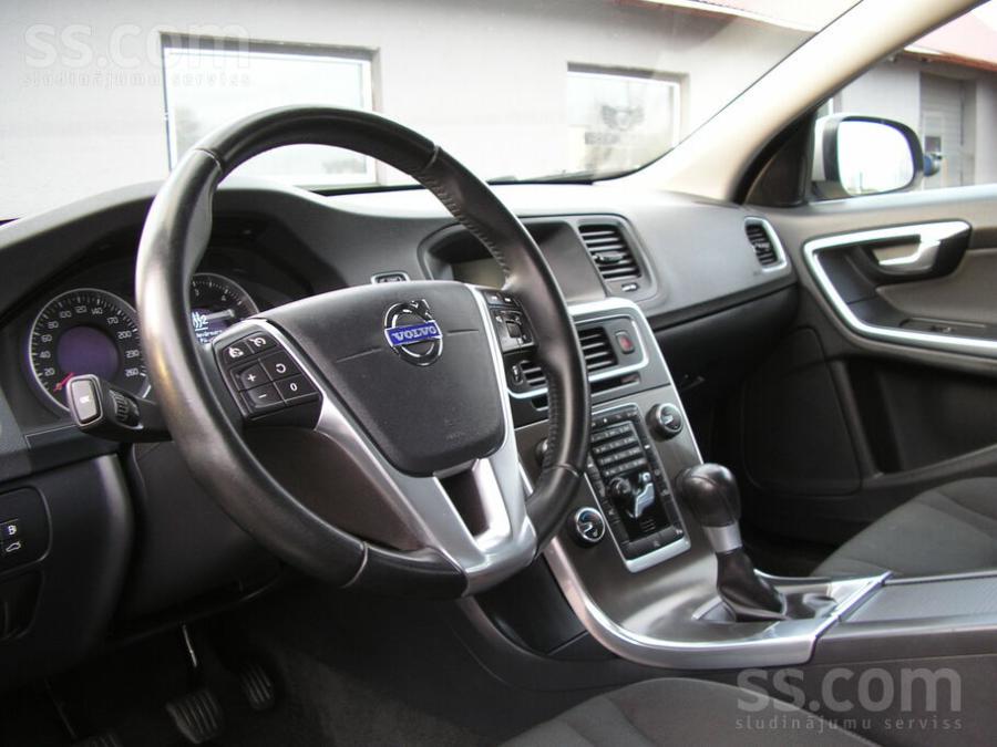 Volvo V60 2012 in Riga, with an engine capacity of 2.00 L and mileage of 0 thousand km for 6750 €, photo 18 on AUTOMOTO.COM.LV