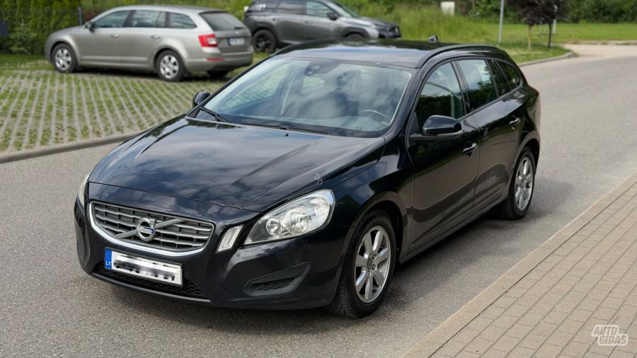 Volvo V60 2012 in Vilnius, with an engine capacity of 1.60 L and mileage of 344 thousand km for 3950 €, photo 4 on AUTOMOTO.COM.LV