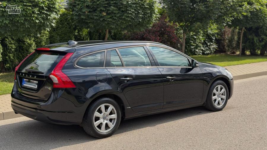 Volvo V60 2012 in Vilnius, with an engine capacity of 1.60 L and mileage of 344 thousand km for 3950 €, photo 6 on AUTOMOTO.COM.LV