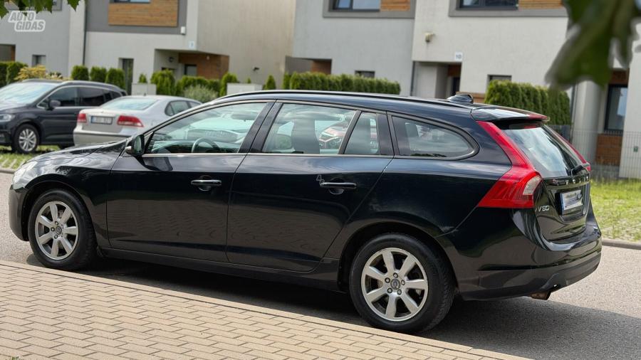 Volvo V60 2012 in Vilnius, with an engine capacity of 1.60 L and mileage of 344 thousand km for 3950 €, photo 9 on AUTOMOTO.COM.LV