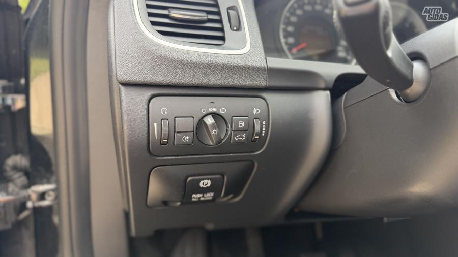 Volvo V60 2012 in Vilnius, with an engine capacity of 1.60 L and mileage of 344 thousand km for 3950 €, photo 14 on AUTOMOTO.COM.LV