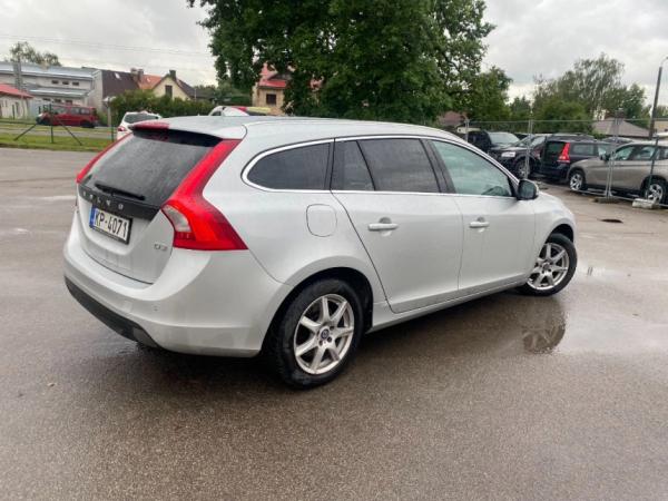 Volvo V60 2012 Rīga, ar dzinēja tilpumu 2.00 L un nobraukumu 288 tūkst. km par 5950 €, foto 2 vietnē AUTOMOTO.COM.LV