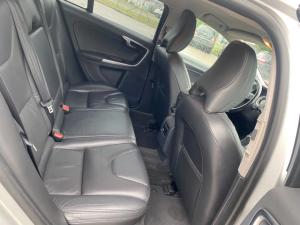 Volvo V60 2012 Rīga, ar dzinēja tilpumu 2.00 L un nobraukumu 288 tūkst. km par 5950 €, foto 11 vietnē AUTOMOTO.COM.LV
