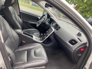 Volvo V60 2012 Rīga, ar dzinēja tilpumu 2.00 L un nobraukumu 288 tūkst. km par 5950 €, foto 12 vietnē AUTOMOTO.COM.LV