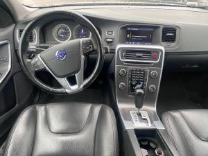 Volvo V60 2012 Rīga, ar dzinēja tilpumu 2.00 L un nobraukumu 288 tūkst. km par 5950 €, foto 13 vietnē AUTOMOTO.COM.LV