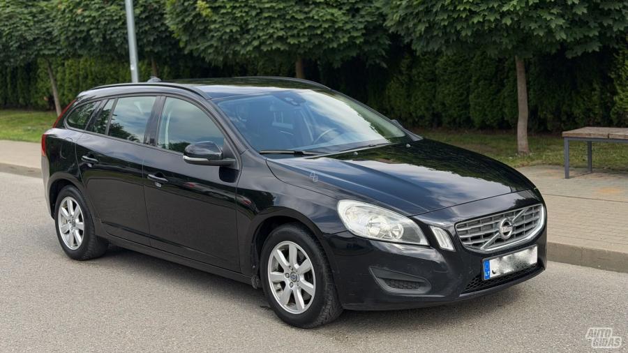 Volvo V60 2012 in Vilnius, with an engine capacity of 1.60 L and mileage of 344 thousand km for 3950 €, photo 1 on AUTOMOTO.COM.LV