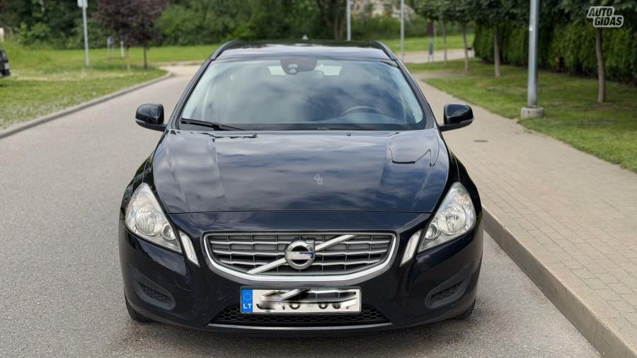 Volvo V60 2012 in Vilnius, with an engine capacity of 1.60 L and mileage of 344 thousand km for 3950 €, photo 3 on AUTOMOTO.COM.LV