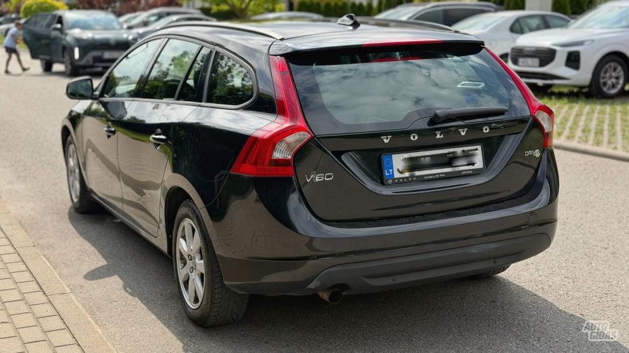 Volvo V60 2012 in Vilnius, with an engine capacity of 1.60 L and mileage of 344 thousand km for 3950 €, photo 8 on AUTOMOTO.COM.LV