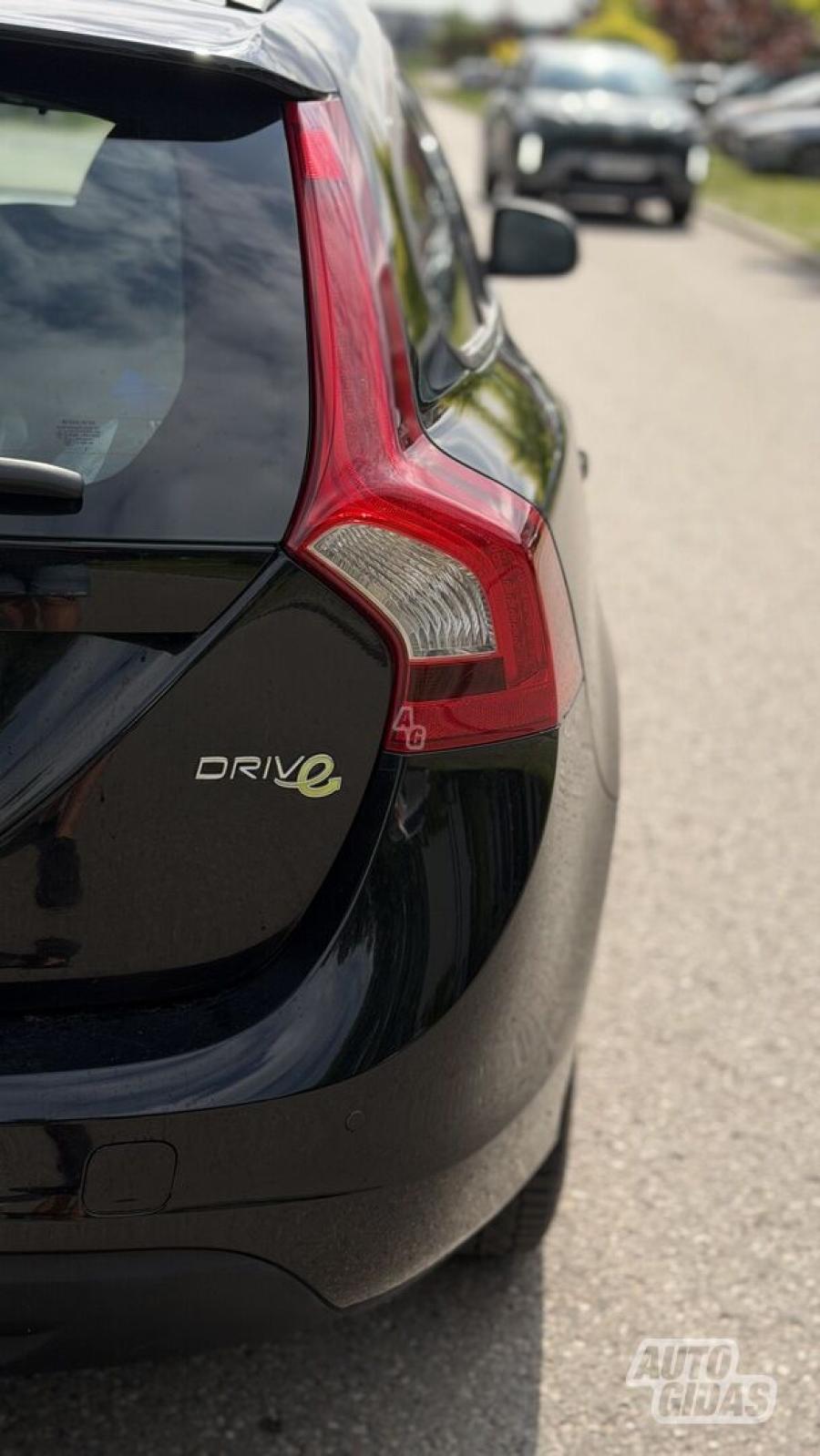 Volvo V60 2012 in Vilnius, with an engine capacity of 1.60 L and mileage of 344 thousand km for 3950 €, photo 10 on AUTOMOTO.COM.LV