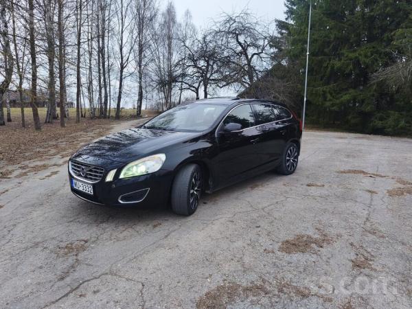 Volvo V60 2012 Jēkabpils, ar dzinēja tilpumu 2.40 L un nobraukumu 245 tūkst. km par 8500 €, foto 2 vietnē AUTOMOTO.COM.LV