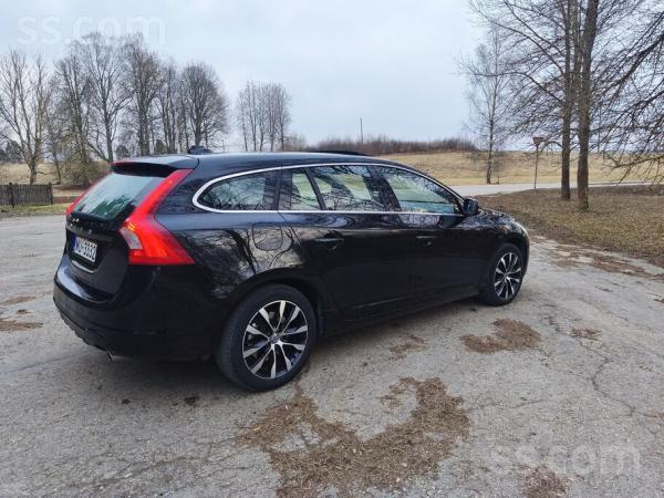 Volvo V60 2012 Jēkabpils, ar dzinēja tilpumu 2.40 L un nobraukumu 245 tūkst. km par 8500 €, foto 3 vietnē AUTOMOTO.COM.LV