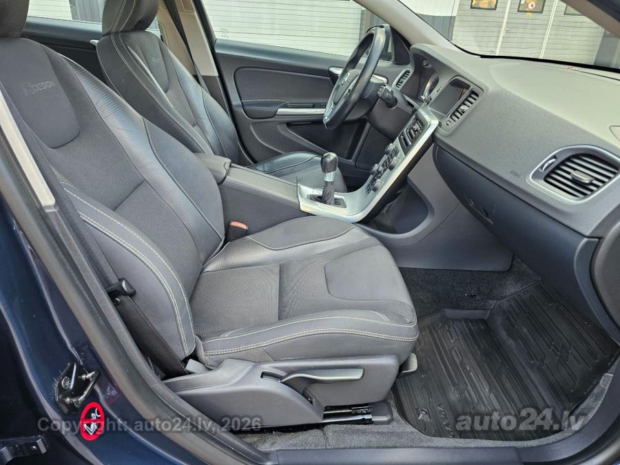 Volvo V60 2012 in Tartu, with an engine capacity of 2.40 L and mileage of 209 thousand km for 6990 €, photo 12 on AUTOMOTO.COM.LV