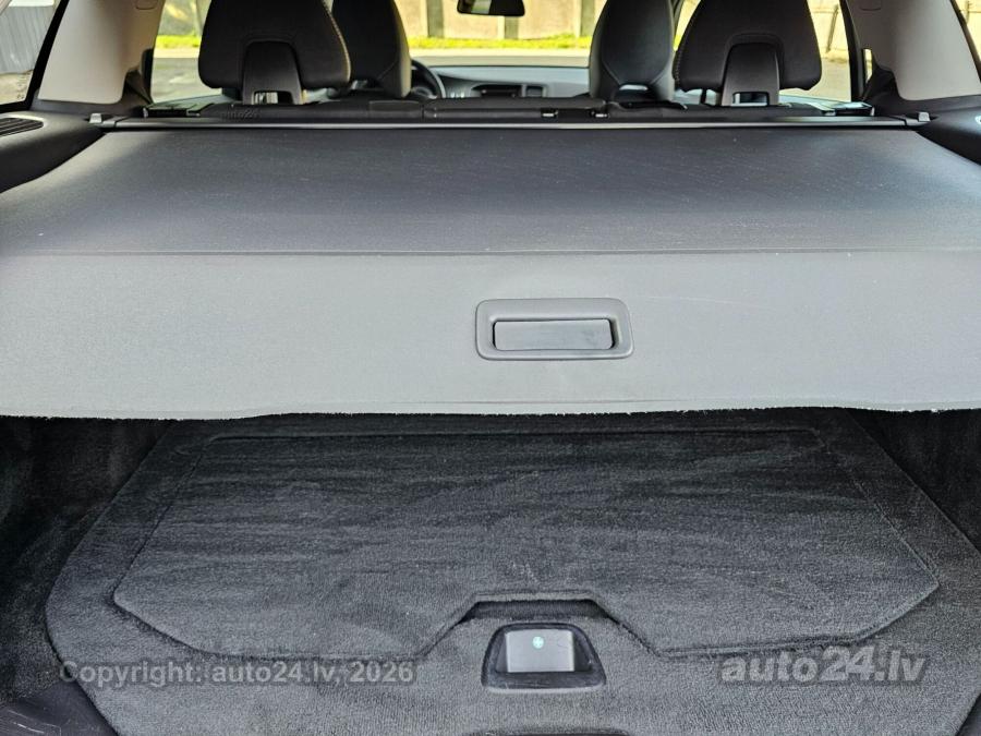 Volvo V60 2012 in Tartu, with an engine capacity of 2.40 L and mileage of 209 thousand km for 6990 €, photo 18 on AUTOMOTO.COM.LV