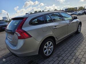 Volvo V60 2012 Tauragė, ar dzinēja tilpumu 1.56 L un nobraukumu 270 tūkst. km par 4499 €, foto  vietnē AUTOMOTO.COM.LV