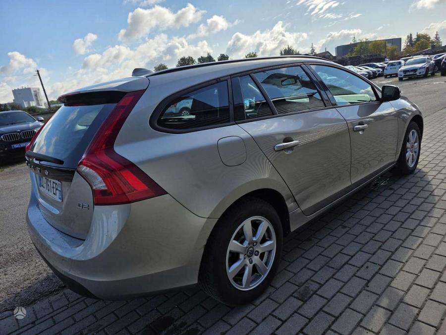 Volvo V60 2012 Tauragė, ar dzinēja tilpumu 1.56 L un nobraukumu 270 tūkst. km par 4499 €, foto 1 vietnē AUTOMOTO.COM.LV