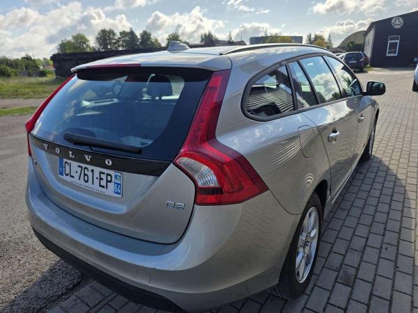 Volvo V60 2012 in Taurage, with an engine capacity of 1.56 L and mileage of 270 thousand km for 4499 €, photo 3 on AUTOMOTO.COM.LV