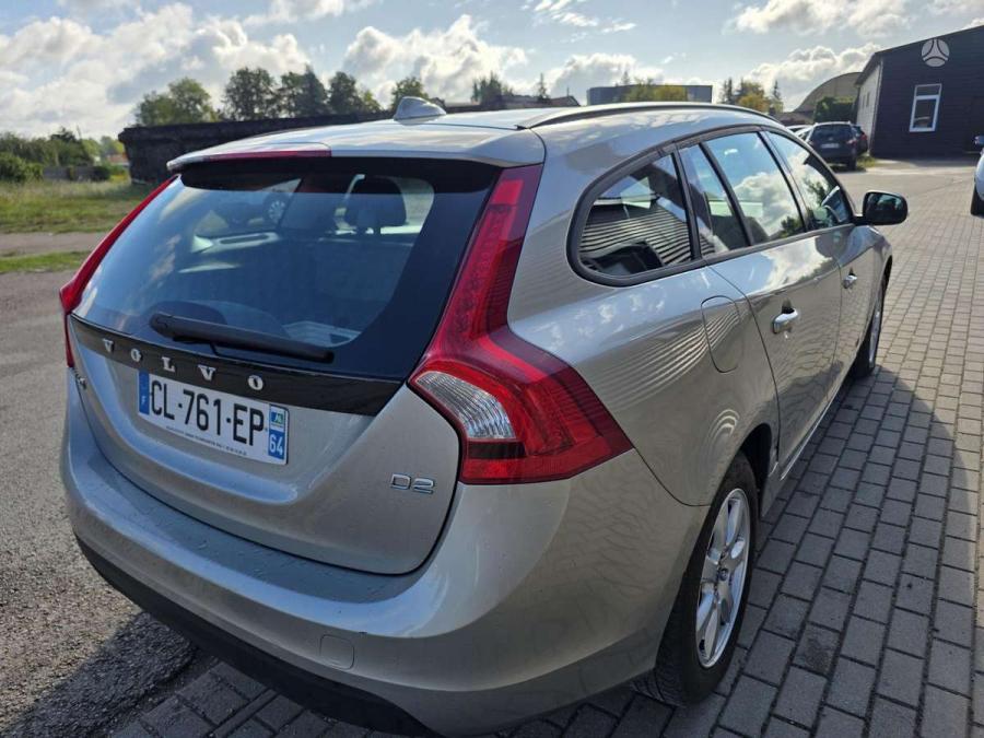 Volvo V60 2012 Tauragė, ar dzinēja tilpumu 1.56 L un nobraukumu 270 tūkst. km par 4499 €, foto 3 vietnē AUTOMOTO.COM.LV
