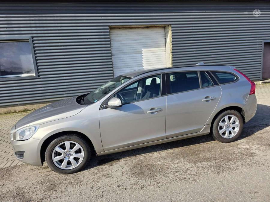 Volvo V60 2012 Tauragė, ar dzinēja tilpumu 1.56 L un nobraukumu 270 tūkst. km par 4499 €, foto 5 vietnē AUTOMOTO.COM.LV