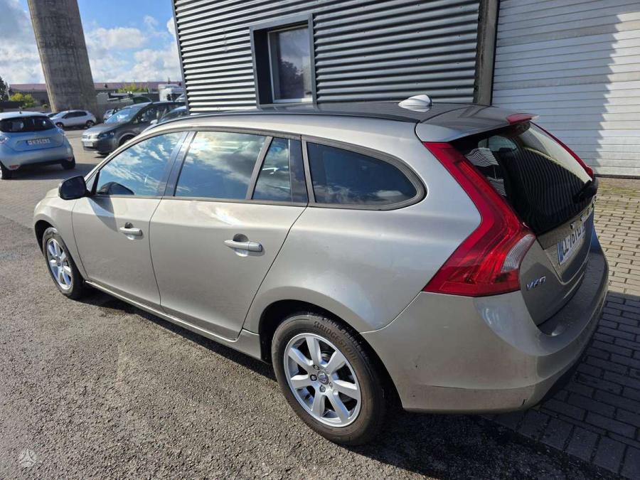 Volvo V60 2012 Tauragė, ar dzinēja tilpumu 1.56 L un nobraukumu 270 tūkst. km par 4499 €, foto 6 vietnē AUTOMOTO.COM.LV