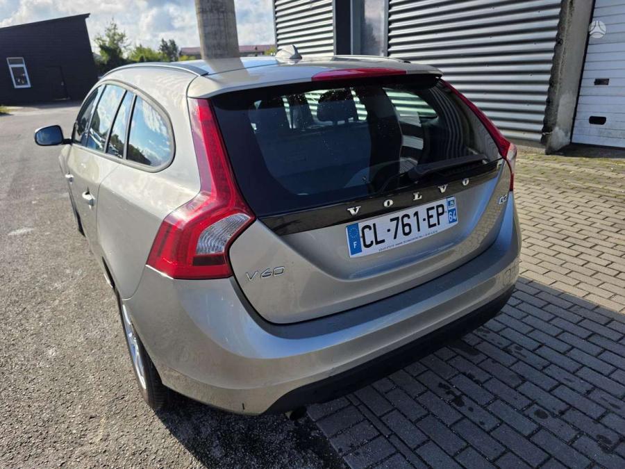 Volvo V60 2012 Tauragė, ar dzinēja tilpumu 1.56 L un nobraukumu 270 tūkst. km par 4499 €, foto 7 vietnē AUTOMOTO.COM.LV