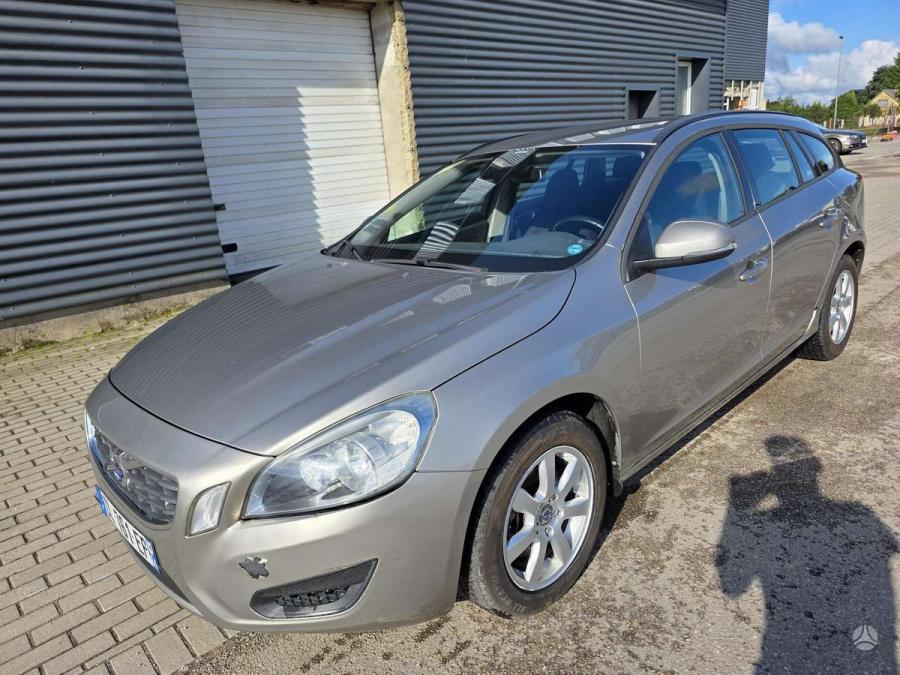 Volvo V60 2012 Tauragė, ar dzinēja tilpumu 1.56 L un nobraukumu 270 tūkst. km par 4499 €, foto 8 vietnē AUTOMOTO.COM.LV