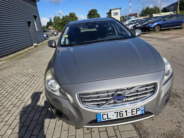 Volvo V60 2012 in Taurage, with an engine capacity of 1.56 L and mileage of 270 thousand km for 4499 €, photo 11 on AUTOMOTO.COM.LV