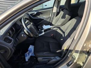 Volvo V60 2012 Tauragė, ar dzinēja tilpumu 1.56 L un nobraukumu 270 tūkst. km par 4499 €, foto 22 vietnē AUTOMOTO.COM.LV