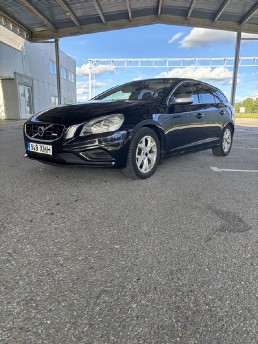 Volvo V60 2012 Valga, ar dzinēja tilpumu 2.00 L un nobraukumu 346 tūkst. km par 5900 €, foto 1 vietnē AUTOMOTO.COM.LV
