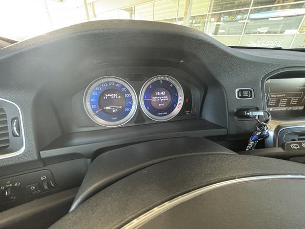 Volvo V60 2012 Valga, ar dzinēja tilpumu 2.00 L un nobraukumu 346 tūkst. km par 5900 €, foto 11 vietnē AUTOMOTO.COM.LV