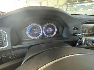 Volvo V60 2012 Valga, ar dzinēja tilpumu 2.00 L un nobraukumu 346 tūkst. km par 5900 €, foto 11 vietnē AUTOMOTO.COM.LV