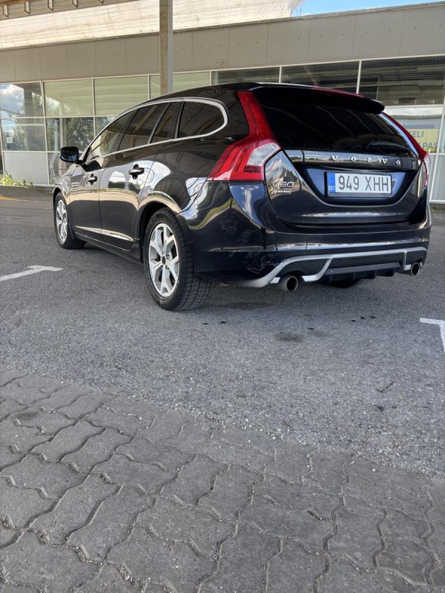 Volvo V60 2012 Valga, ar dzinēja tilpumu 2.00 L un nobraukumu 346 tūkst. km par 5900 €, foto 14 vietnē AUTOMOTO.COM.LV